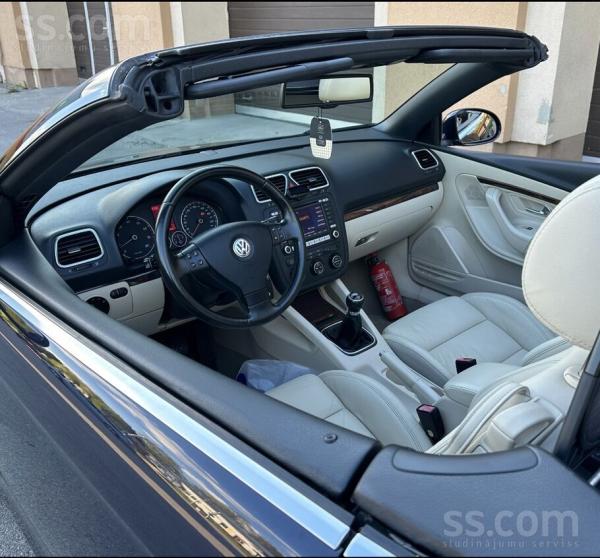 Zils Volkswagen Eos 2008 Ogre, ar dzinēja tilpumu 2.00 L un nobraukumu 141 tūkst. km par 5799 €, foto 7 vietnē AUTOMOTO.COM.LV