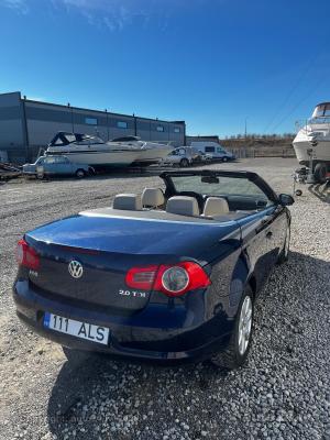Zils Volkswagen Eos 2008 Tallina, ar dzinēja tilpumu 2.00 L un nobraukumu 255 tūkst. km par 3500 €, foto 7 vietnē AUTOMOTO.COM.LV
