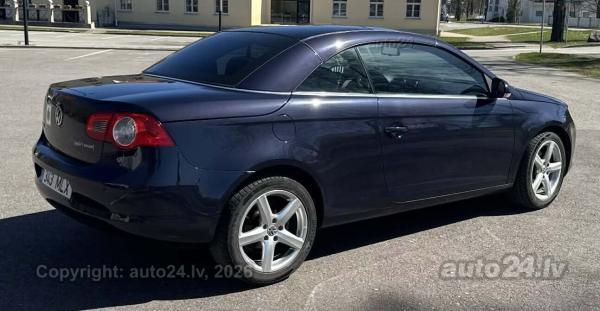 Zils Volkswagen Eos 2009 Narva, ar dzinēja tilpumu 2.00 L un nobraukumu 133 tūkst. km par 6800 €, foto 5 vietnē AUTOMOTO.COM.LV