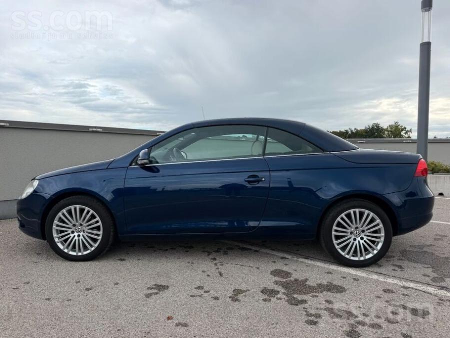 Zils Volkswagen Eos 2008 Ogre, ar dzinēja tilpumu 2.00 L un nobraukumu 143 tūkst. km par 5790 €, foto 8 vietnē AUTOMOTO.COM.LV
