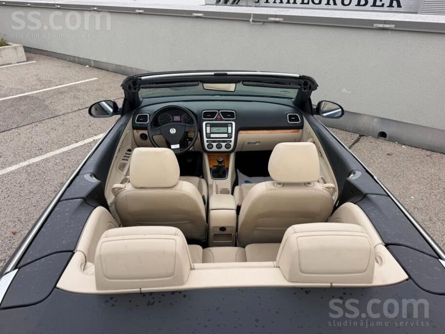 Zils Volkswagen Eos 2008 Ogre, ar dzinēja tilpumu 2.00 L un nobraukumu 143 tūkst. km par 5790 €, foto 12 vietnē AUTOMOTO.COM.LV
