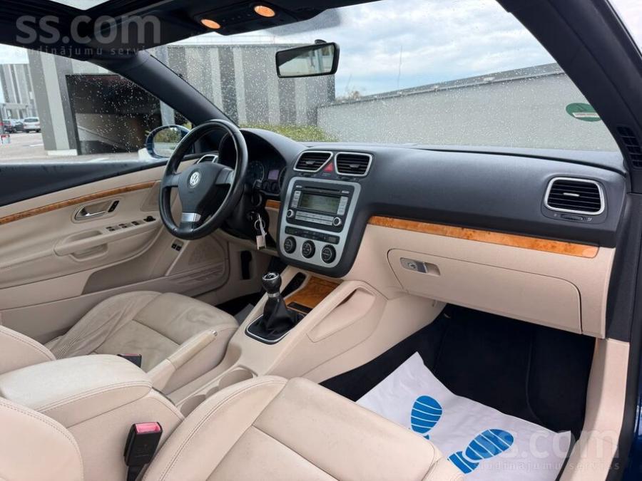 Zils Volkswagen Eos 2008 Ogre, ar dzinēja tilpumu 2.00 L un nobraukumu 143 tūkst. km par 5790 €, foto 17 vietnē AUTOMOTO.COM.LV