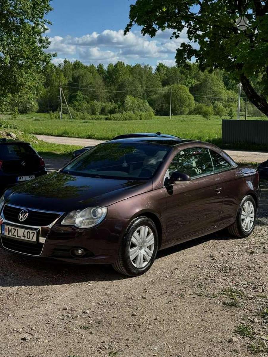 Brūns Volkswagen Eos 2007 Viļņa, ar dzinēja tilpumu 1.98 L un nobraukumu 217 tūkst. km par 3500 €, foto 1 vietnē AUTOMOTO.COM.LV