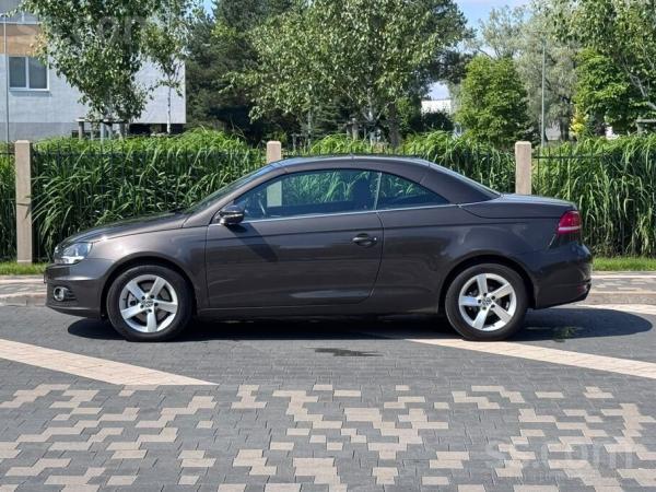 Brown Volkswagen Eos 2011 in Jelgava, with an engine capacity of 2.00 L and mileage of 200 thousand km for 6800 €, photo 5 on AUTOMOTO.COM.LV