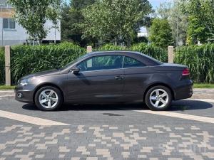 Brown Volkswagen Eos 2011 in Jelgava, with an engine capacity of 2.00 L and mileage of 200 thousand km for 6800 €, photo 6 on AUTOMOTO.COM.LV