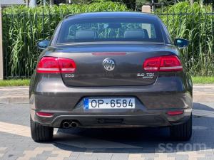 Brown Volkswagen Eos 2011 in Jelgava, with an engine capacity of 2.00 L and mileage of 200 thousand km for 6800 €, photo 8 on AUTOMOTO.COM.LV
