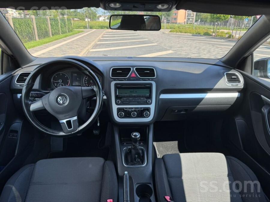 Brown Volkswagen Eos 2011 in Jelgava, with an engine capacity of 2.00 L and mileage of 200 thousand km for 6800 €, photo 14 on AUTOMOTO.COM.LV