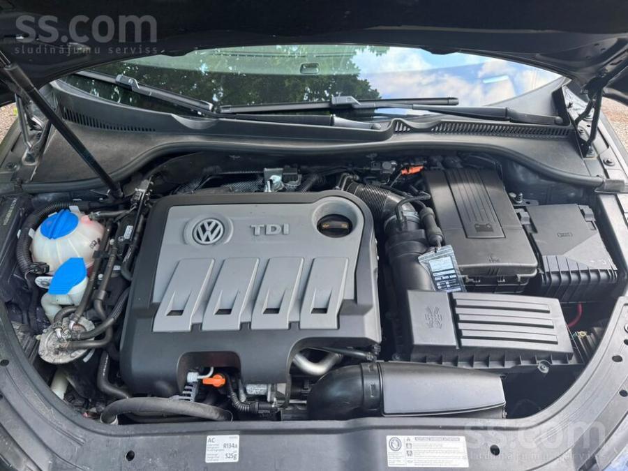Brown Volkswagen Eos 2011 in Jelgava, with an engine capacity of 2.00 L and mileage of 200 thousand km for 6800 €, photo 25 on AUTOMOTO.COM.LV