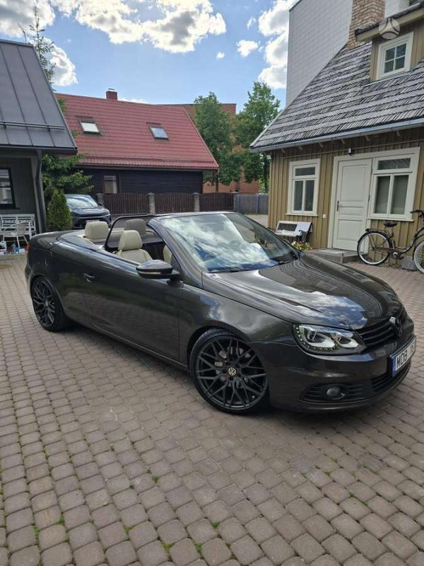 Brūns Volkswagen Eos 2012 Trakai, ar dzinēja tilpumu 1.98 L un nobraukumu 182 tūkst. km par 7799 €, foto 4 vietnē AUTOMOTO.COM.LV