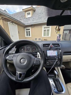 Brūns Volkswagen Eos 2012 Trakai, ar dzinēja tilpumu 1.98 L un nobraukumu 182 tūkst. km par 7799 €, foto 17 vietnē AUTOMOTO.COM.LV