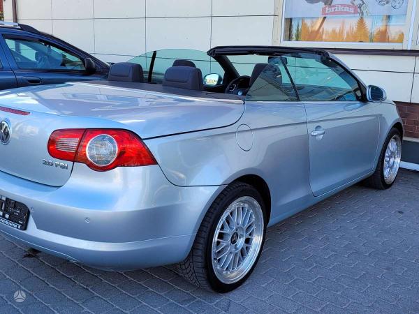 Pelēks Volkswagen Eos 2006 Kretinga, ar dzinēja tilpumu 1.98 L un nobraukumu 227 tūkst. km par 2999 €, foto 11 vietnē AUTOMOTO.COM.LV