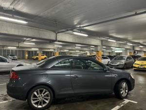 Pelēks Volkswagen Eos 2006 Panevēža, ar dzinēja tilpumu 2.00 L un nobraukumu 190 tūkst. km par 2800 €, foto 3 vietnē AUTOMOTO.COM.LV