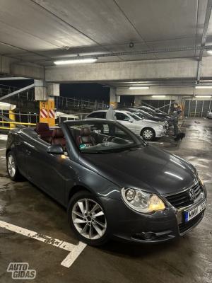 Pelēks Volkswagen Eos 2006 Panevēža, ar dzinēja tilpumu 2.00 L un nobraukumu 190 tūkst. km par 2800 €, foto 8 vietnē AUTOMOTO.COM.LV