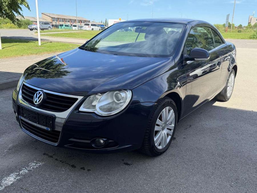 Pelēks Volkswagen Eos 2006 Kretinga, ar dzinēja tilpumu 1.60 L un nobraukumu 160 tūkst. km par 3150 €, foto 3 vietnē AUTOMOTO.COM.LV