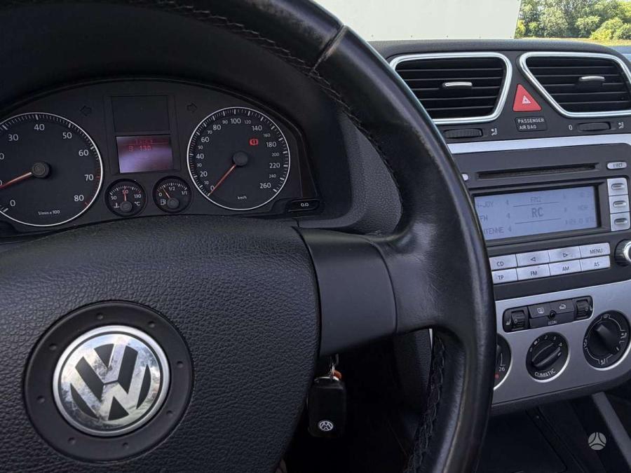 Pelēks Volkswagen Eos 2006 Kretinga, ar dzinēja tilpumu 1.60 L un nobraukumu 160 tūkst. km par 3150 €, foto 15 vietnē AUTOMOTO.COM.LV