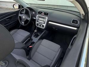 Pelēks Volkswagen Eos 2006 Kretinga, ar dzinēja tilpumu 1.60 L un nobraukumu 160 tūkst. km par 3150 €, foto 16 vietnē AUTOMOTO.COM.LV