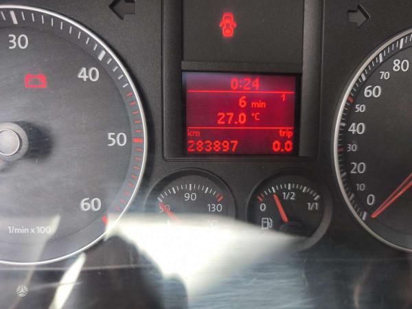 Grey Volkswagen Eos 2006 in Marijampole, with an engine capacity of 2.00 L and mileage of 284 thousand km for 2900 €, photo 5 on AUTOMOTO.COM.LV