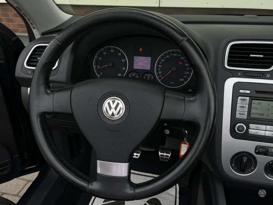 Grey Volkswagen Eos 2006 in Kretinga, with an engine capacity of 1.60 L and mileage of 160 thousand km for 2890 €, photo 12 on AUTOMOTO.COM.LV