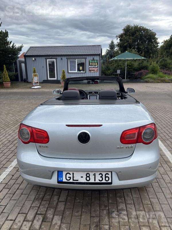 Pelēks Volkswagen Eos 2006 Rīga, ar dzinēja tilpumu 2.00 L un nobraukumu 285 tūkst. km par 3000 €, foto 5 vietnē AUTOMOTO.COM.LV