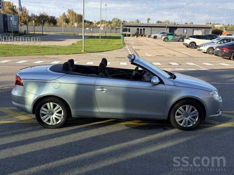 Grey Volkswagen Eos 2006 in Riga, with an engine capacity of 2.00 L and mileage of 108 thousand km for 4100 €, photo 5 on AUTOMOTO.COM.LV