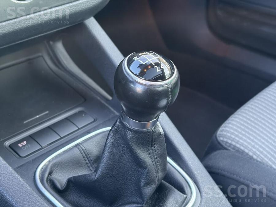 Grey Volkswagen Eos 2006 in Riga, with an engine capacity of 2.00 L and mileage of 108 thousand km for 4100 €, photo 28 on AUTOMOTO.COM.LV