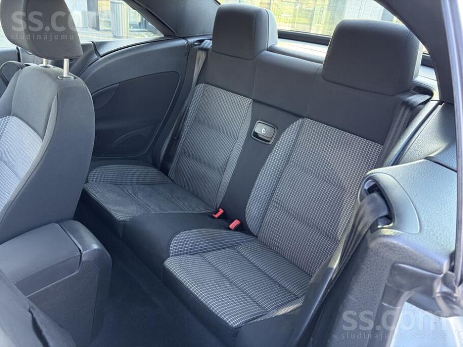 Grey Volkswagen Eos 2006 in Riga, with an engine capacity of 2.00 L and mileage of 108 thousand km for 4100 €, photo 29 on AUTOMOTO.COM.LV