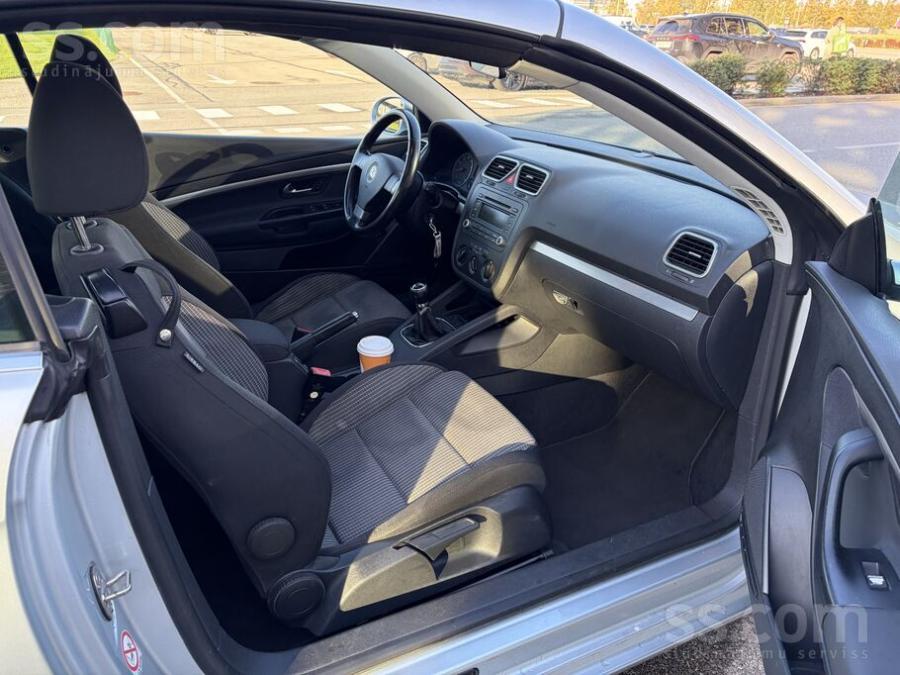 Grey Volkswagen Eos 2006 in Riga, with an engine capacity of 2.00 L and mileage of 108 thousand km for 4100 €, photo 30 on AUTOMOTO.COM.LV