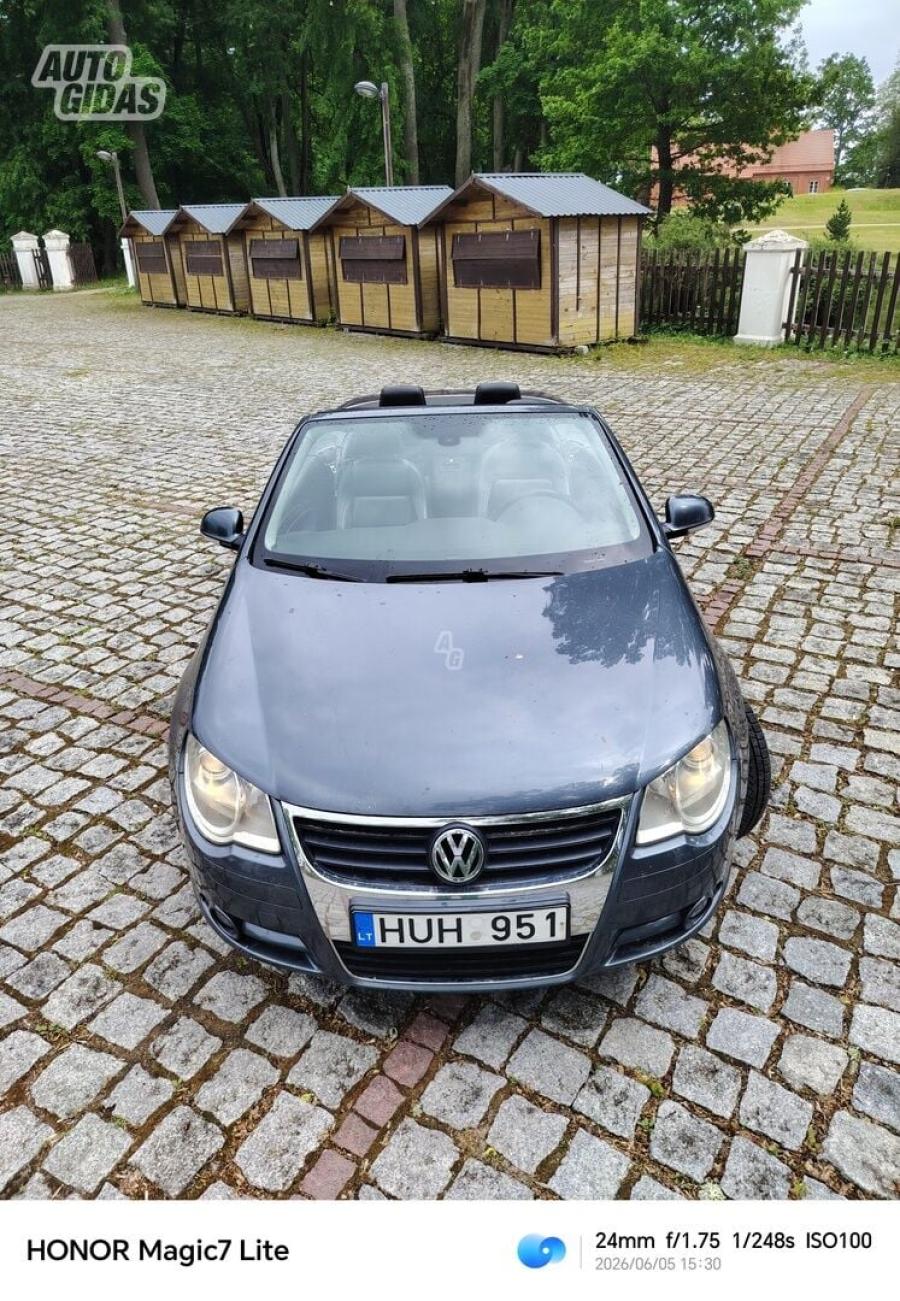 Pelēks Volkswagen Eos 2007 Šauļi, ar dzinēja tilpumu 2.00 L un nobraukumu 265 tūkst. km par 3800 €, foto 1 vietnē AUTOMOTO.COM.LV