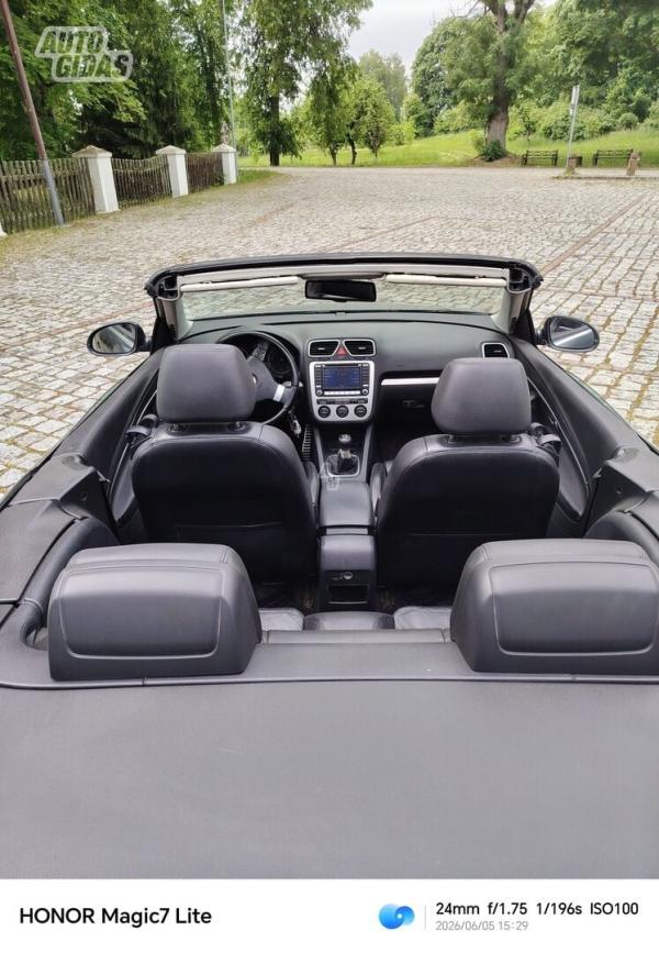 Pelēks Volkswagen Eos 2007 Šauļi, ar dzinēja tilpumu 2.00 L un nobraukumu 265 tūkst. km par 3800 €, foto 3 vietnē AUTOMOTO.COM.LV