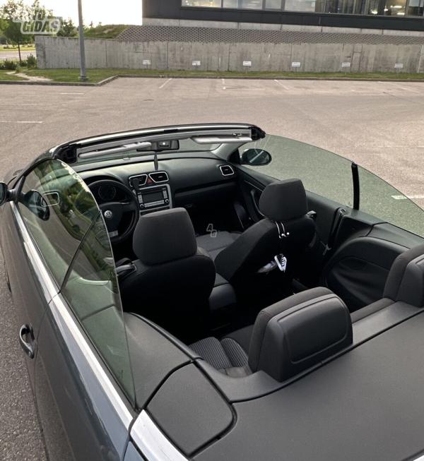 Pelēks Volkswagen Eos 2007 Viļņa, ar dzinēja tilpumu 2.00 L un nobraukumu 352 tūkst. km par 2800 €, foto 10 vietnē AUTOMOTO.COM.LV