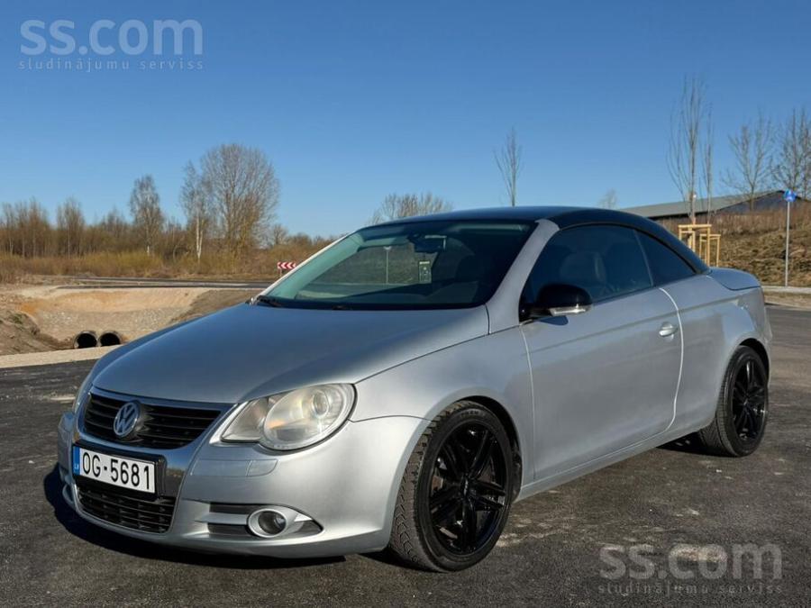 Pelēks Volkswagen Eos 2007 Jelgava, ar dzinēja tilpumu 2.00 L un nobraukumu 298 tūkst. km par 2700 €, foto 1 vietnē AUTOMOTO.COM.LV