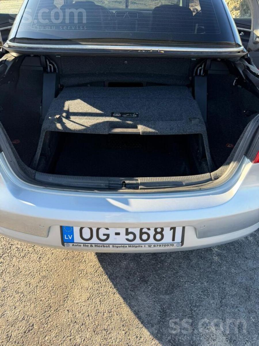 Pelēks Volkswagen Eos 2007 Jelgava, ar dzinēja tilpumu 2.00 L un nobraukumu 298 tūkst. km par 2700 €, foto 9 vietnē AUTOMOTO.COM.LV