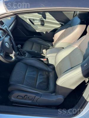 Pelēks Volkswagen Eos 2007 Jelgava, ar dzinēja tilpumu 2.00 L un nobraukumu 298 tūkst. km par 2700 €, foto 10 vietnē AUTOMOTO.COM.LV