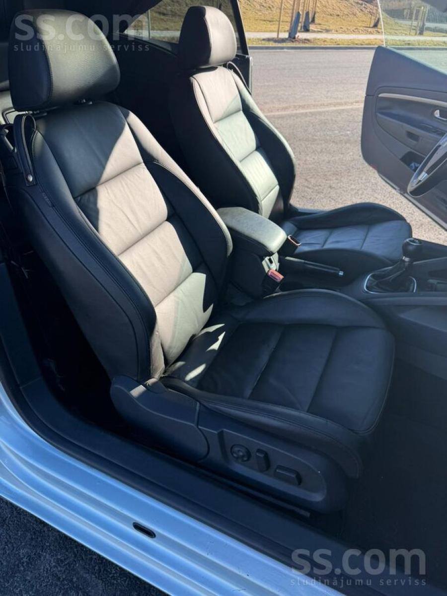 Pelēks Volkswagen Eos 2007 Jelgava, ar dzinēja tilpumu 2.00 L un nobraukumu 298 tūkst. km par 2700 €, foto 12 vietnē AUTOMOTO.COM.LV