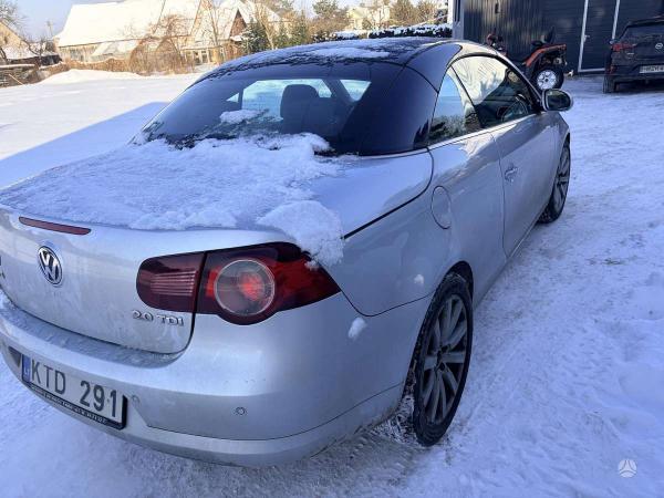 Grey Volkswagen Eos 2008 in Kaunas, with an engine capacity of 2.00 L and mileage of 400 thousand km for 1600 €, photo 3 on AUTOMOTO.COM.LV
