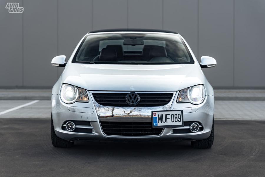Pelēks Volkswagen Eos 2008 Klaipėda, ar dzinēja tilpumu 2.00 L un nobraukumu 303 tūkst. km par 3400 €, foto 3 vietnē AUTOMOTO.COM.LV