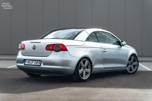 Pelēks Volkswagen Eos 2008 Klaipėda, ar dzinēja tilpumu 2.00 L un nobraukumu 303 tūkst. km par 3400 €, foto 17 vietnē AUTOMOTO.COM.LV