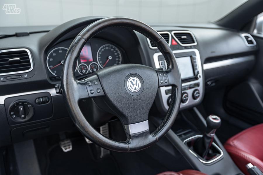 Pelēks Volkswagen Eos 2008 Klaipėda, ar dzinēja tilpumu 2.00 L un nobraukumu 303 tūkst. km par 3400 €, foto 27 vietnē AUTOMOTO.COM.LV
