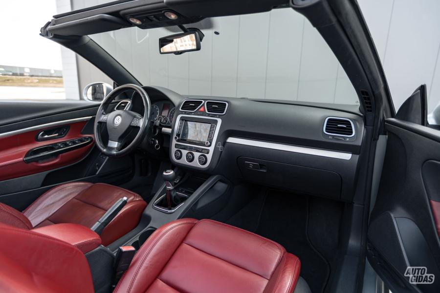 Pelēks Volkswagen Eos 2008 Klaipėda, ar dzinēja tilpumu 2.00 L un nobraukumu 303 tūkst. km par 3400 €, foto 34 vietnē AUTOMOTO.COM.LV