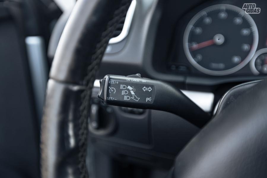 Pelēks Volkswagen Eos 2008 Klaipėda, ar dzinēja tilpumu 2.00 L un nobraukumu 303 tūkst. km par 3400 €, foto 36 vietnē AUTOMOTO.COM.LV