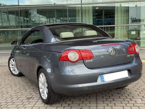 Pelēks Volkswagen Eos 2008 Klaipėda, ar dzinēja tilpumu 1.97 L un nobraukumu 186 tūkst. km par 3900 €, foto 20 vietnē AUTOMOTO.COM.LV
