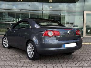 Pelēks Volkswagen Eos 2008 Klaipėda, ar dzinēja tilpumu 1.97 L un nobraukumu 186 tūkst. km par 3900 €, foto 23 vietnē AUTOMOTO.COM.LV