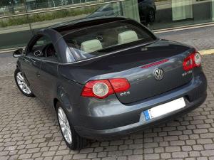 Pelēks Volkswagen Eos 2008 Klaipėda, ar dzinēja tilpumu 1.97 L un nobraukumu 186 tūkst. km par 3900 €, foto 24 vietnē AUTOMOTO.COM.LV
