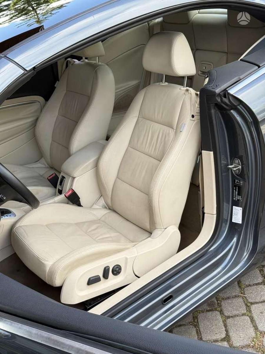 Pelēks Volkswagen Eos 2008 Klaipėda, ar dzinēja tilpumu 1.97 L un nobraukumu 186 tūkst. km par 3900 €, foto 28 vietnē AUTOMOTO.COM.LV