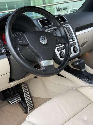 Pelēks Volkswagen Eos 2008 Klaipėda, ar dzinēja tilpumu 1.97 L un nobraukumu 186 tūkst. km par 3900 €, foto 31 vietnē AUTOMOTO.COM.LV