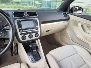 Pelēks Volkswagen Eos 2008 Klaipėda, ar dzinēja tilpumu 1.97 L un nobraukumu 186 tūkst. km par 3900 €, foto 36 vietnē AUTOMOTO.COM.LV