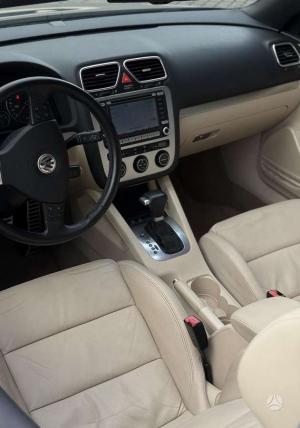 Pelēks Volkswagen Eos 2008 Klaipėda, ar dzinēja tilpumu 1.97 L un nobraukumu 186 tūkst. km par 3900 €, foto 42 vietnē AUTOMOTO.COM.LV