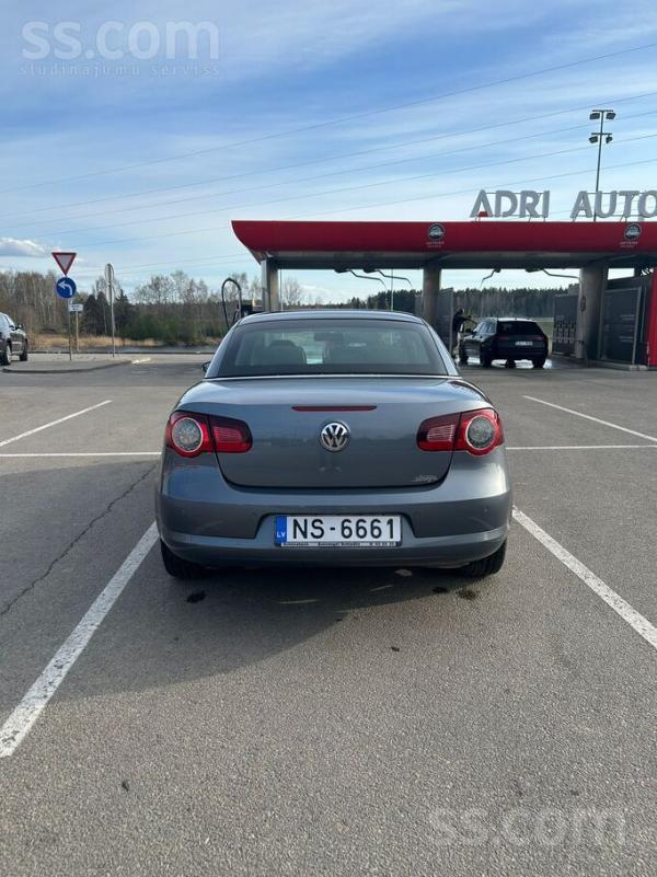 Grey Volkswagen Eos 2009 in Ogre, with an engine capacity of 1.40 L and mileage of 237 thousand km for 3350 €, photo 4 on AUTOMOTO.COM.LV