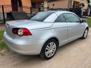 Pelēks Volkswagen Eos 2009 Ukmergė, ar dzinēja tilpumu 2.00 L un nobraukumu 228 tūkst. km par 3550 €, foto 6 vietnē AUTOMOTO.COM.LV