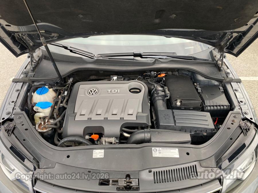 Pelēks Volkswagen Eos 2011 Tallina, ar dzinēja tilpumu 2.00 L un nobraukumu 268 tūkst. km par 7900 €, foto 12 vietnē AUTOMOTO.COM.LV